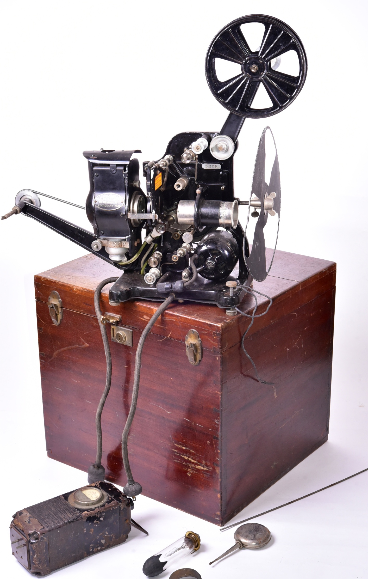 New Premier Pathéscope 28mm Projector - Antiq Photo